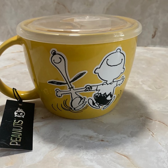 Peanuts | Dining | Peanuts 7 Anniversary Soup Mug With Vented Lid ...
